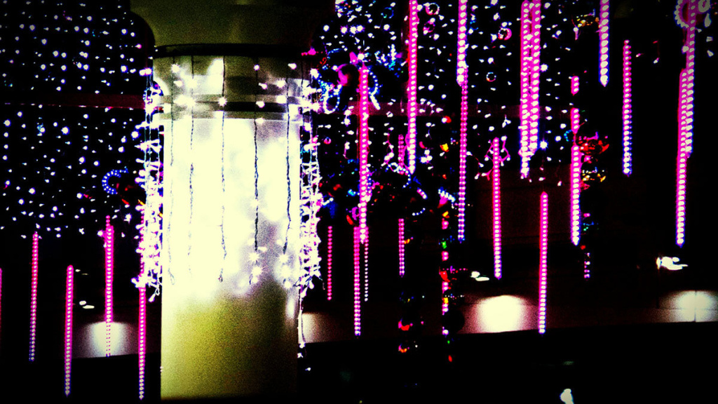 Новогоднее оформление ресторана и кафе 2025: тренды и идеи декора в Новосибирске